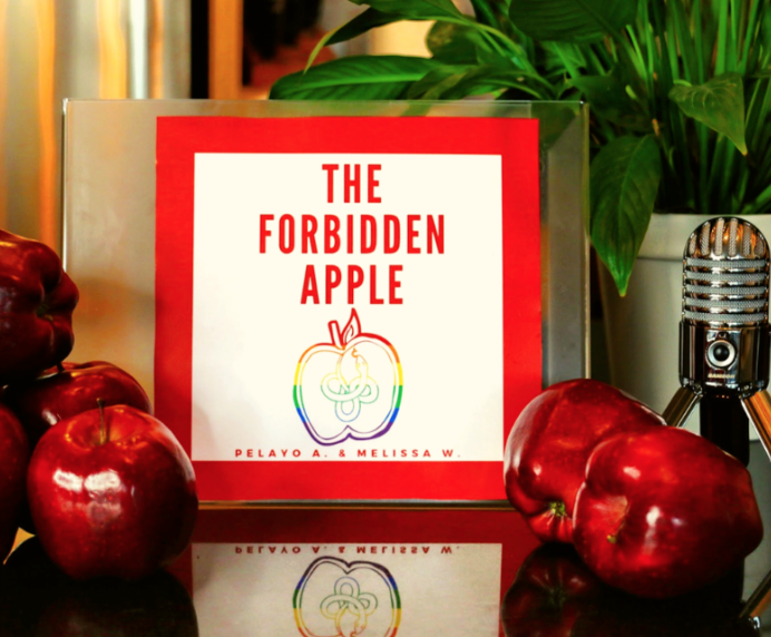 El jardín de la Fundación Ford con Pelayo Alvarez creador del podcast The Forbidden Apple ...
